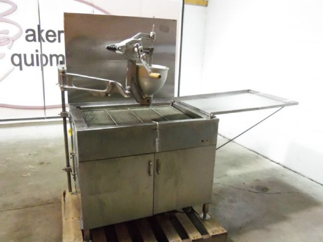 Belshaw Donut Fryer, Gas, w/ Depositor & Filter Model: 734CG