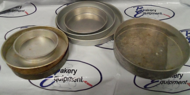 Set of Round Cake Pans Multiple Sizes