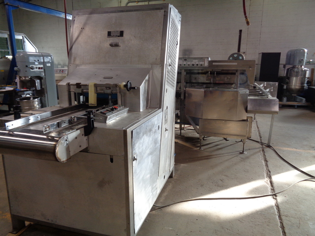 UBE Bread Slicer with Formost Fuji Bagger and Kwik Lok, Models: 90-75 ...